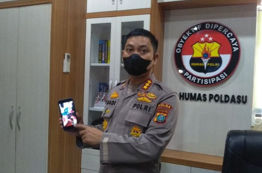 Polda Sumut Periksa Nakes yang Diduga Suntik Vaksin Kosong Kepada Siswa ... Polda Sumut Periksa Nakes yang Diduga Suntik Vaksin Kosong Kepada Siswa ...