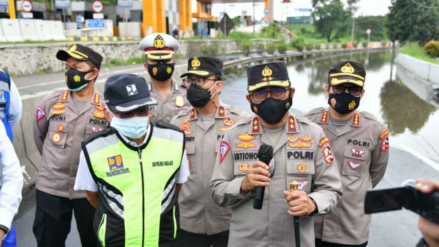 Pasca Banjir, Kakorlantas Polri Lakukan Pengecekan di Exit Tol Bitung ...