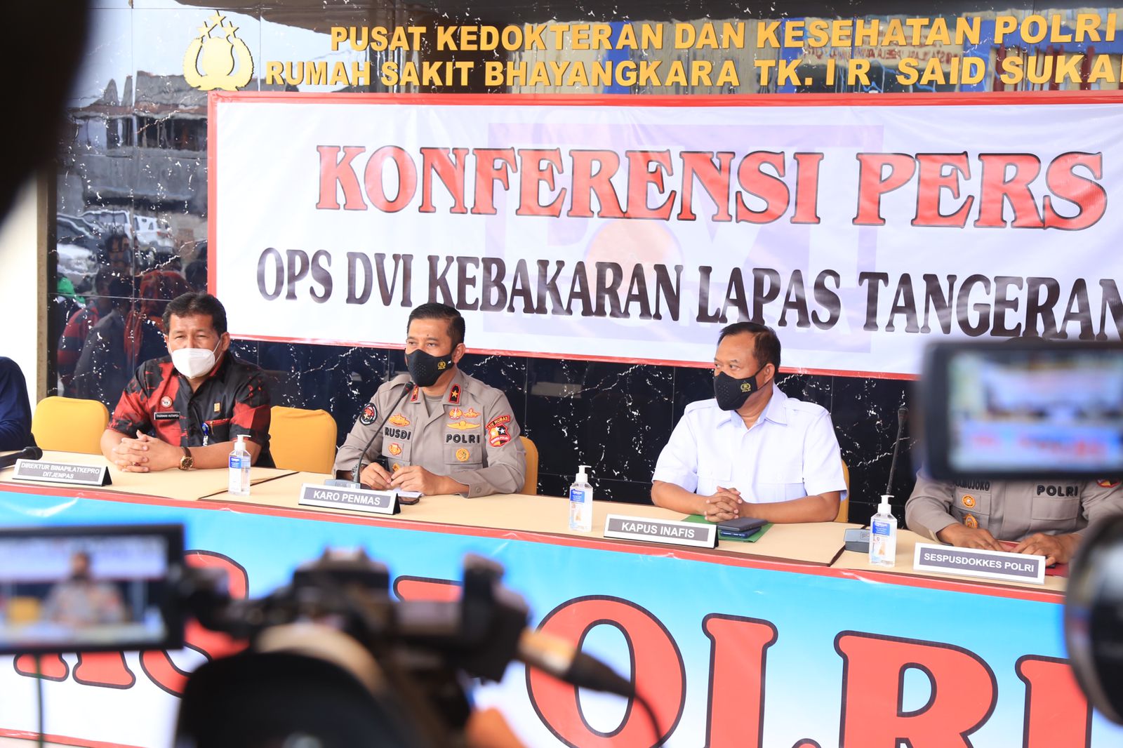 Tim DVI Polri Kembali Identifikasi 3 Jenazah Korban Kebakara Tim DVI Polri Kembali Identifikasi 3 Jenazah Korban Kebakara