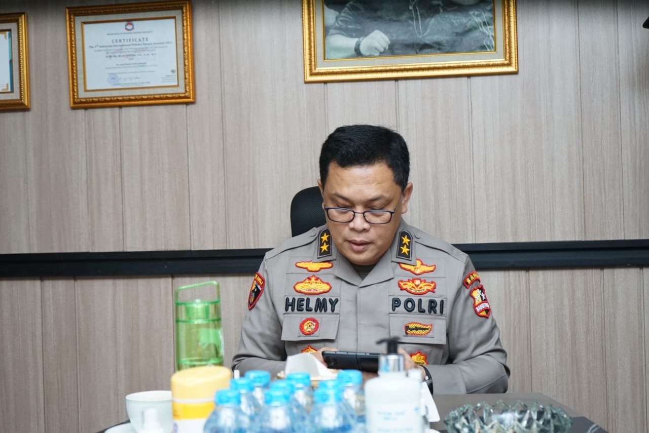 Polri Kedepankan Cara Sosial-Ekonomi Dalam Tangani Kelangkaan Minyak ... Polri Kedepankan Cara Sosial-Ekonomi Dalam Tangani Kelangkaan Minyak ...