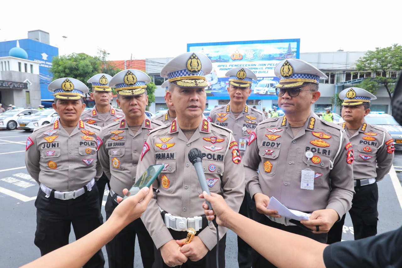 Jelang KTT G20, Korlantas Polri Lepas Ratusan Personel ke Ba Jelang KTT G20, Korlantas Polri Lepas Ratusan Personel ke Ba