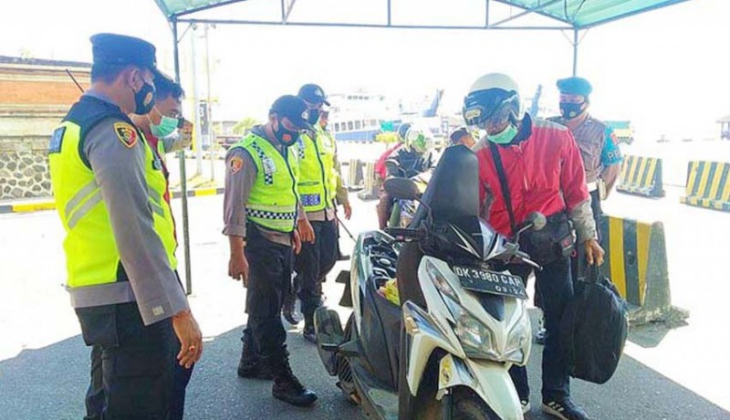 Polda Bali Perketat Pengamanan Pintu Masuk Jelang Perayaan N Polda Bali Perketat Pengamanan Pintu Masuk Jelang Perayaan N