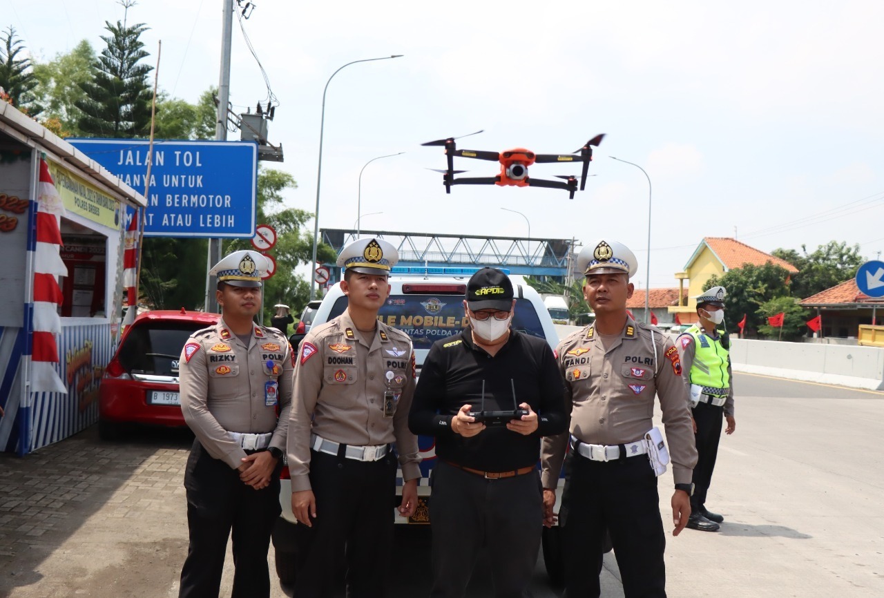 Ditlantas Polda Jateng Uji Coba ETLE Drone di Brebes Ditlantas Polda Jateng Uji Coba ETLE Drone di Brebes