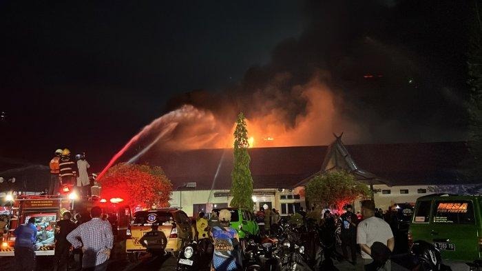 Polda Kalsel Libatkan Puslabfor Telusuri Penyebab Kebakaran Polda Kalsel Libatkan Puslabfor Telusuri Penyebab Kebakaran