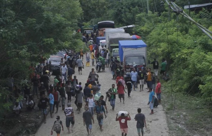 Polri Turunkan 120 Personel Amankan Lokasi bencana Longsor d Polri Turunkan 120 Personel Amankan Lokasi bencana Longsor d