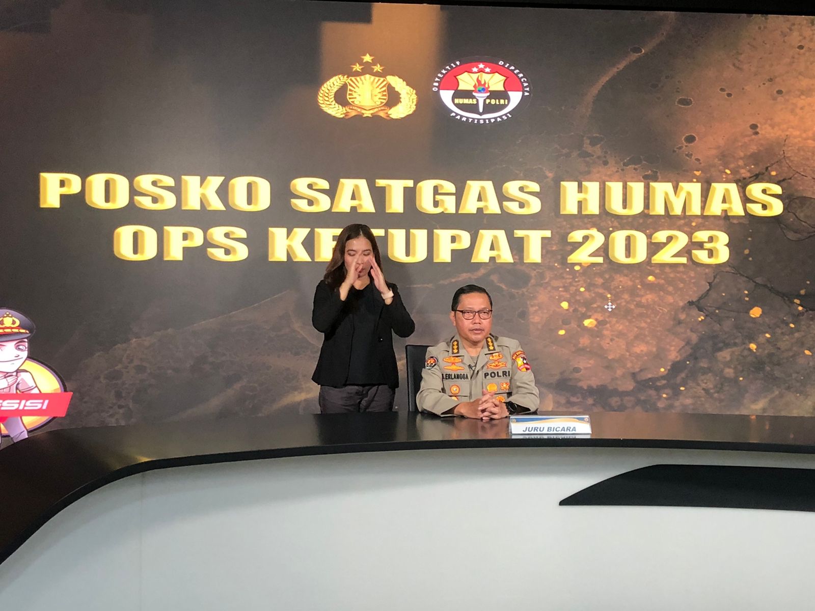 Polri Sebut Kendaraan Keluar Jakarta Mencapai Ratusan Ribu K Polri Sebut Kendaraan Keluar Jakarta Mencapai Ratusan Ribu K