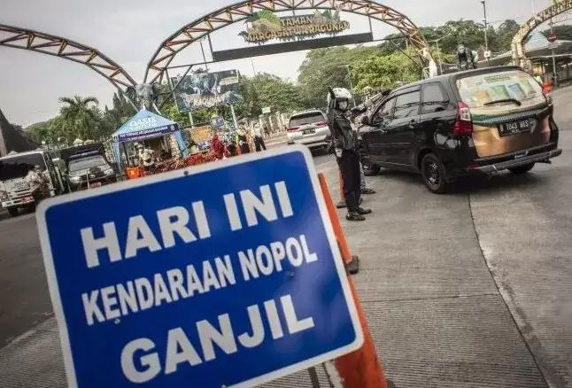 Aturan Ganjil Genap Jakarta Kembali Diterapkan Aturan Ganjil Genap Jakarta Kembali Diterapkan