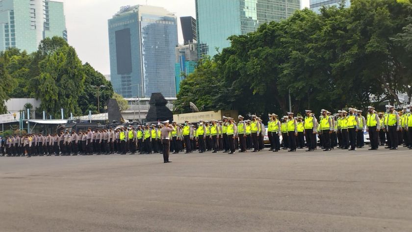 Polda Metro Jaya Terjunkan Ribuan Personel Kawal Aksi Bela P Polda Metro Jaya Terjunkan Ribuan Personel Kawal Aksi Bela P