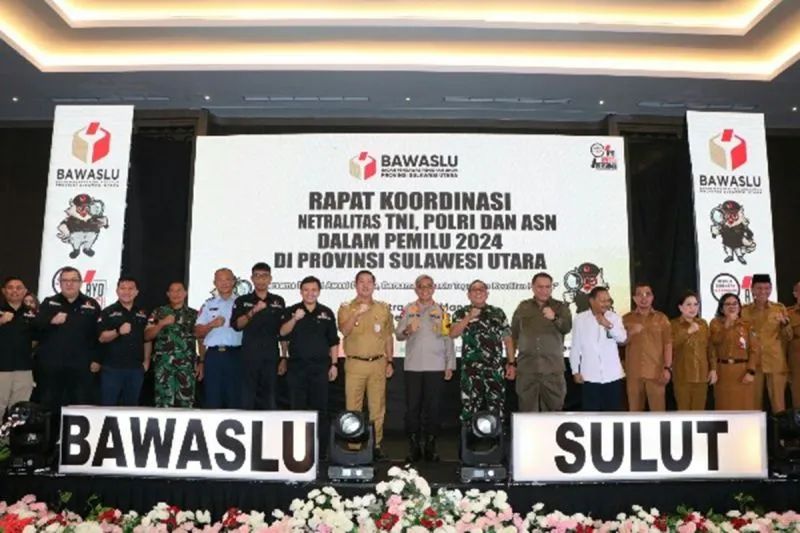 Kapolda Sulut Ingatkan Netralitas ASN dalam Pemilu 2024 Kapolda Sulut Ingatkan Netralitas ASN dalam Pemilu 2024