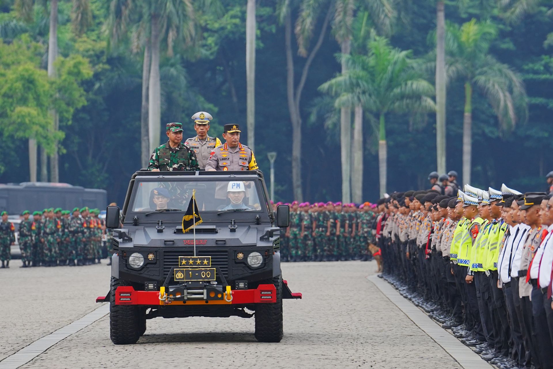 Kapolri Pimpin Apel Gelar Pasukan Ops Ketupat 2024 Kapolri Pimpin Apel Gelar Pasukan Ops Ketupat 2024