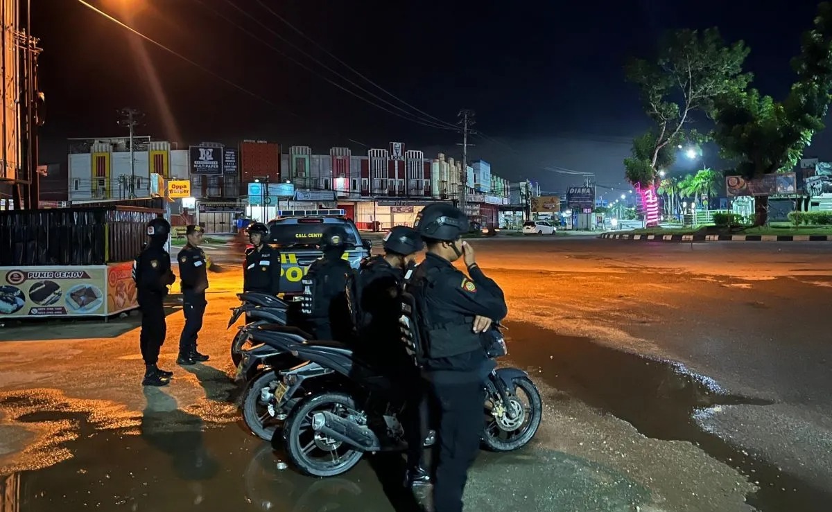 Polisi Tingkatkan Patroli Keamanan Malam di Kota Kendari Polisi Tingkatkan Patroli Keamanan Malam di Kota Kendari
