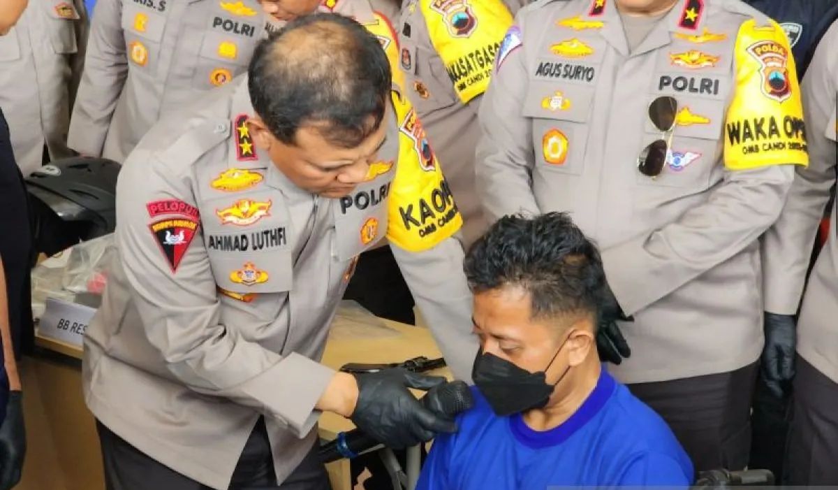 Polda Jateng Tangkap Komplotan Perampok Toko Emas Dengan Sen Polda Jateng Tangkap Komplotan Perampok Toko Emas Dengan Sen