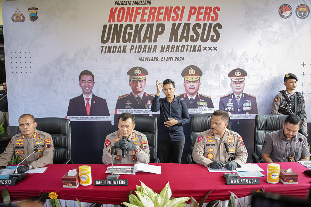 Polda Jateng Bongkar Jaringan Narkoba Antarprovinsi Polda Jateng Bongkar Jaringan Narkoba Antarprovinsi