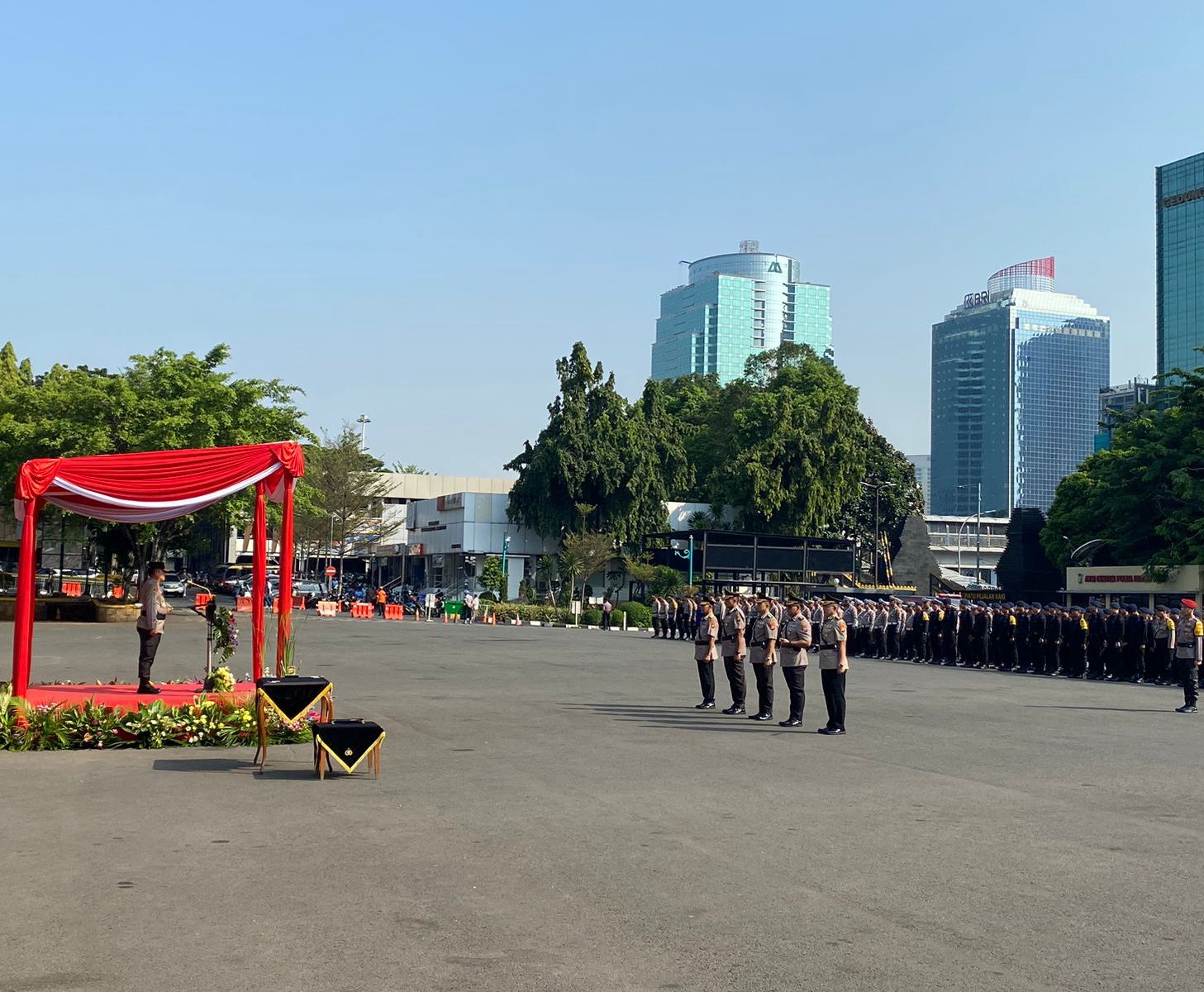 Kapolda Metro Jaya Pimpin Upacara Sertijab Sejumlah PJU Kapolda Metro Jaya Pimpin Upacara Sertijab Sejumlah PJU