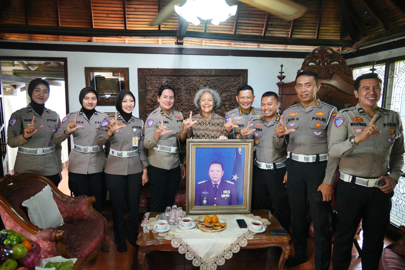 Korlantas Polri Anjangsana ke kediaman Brigjen Pol (Purn) So