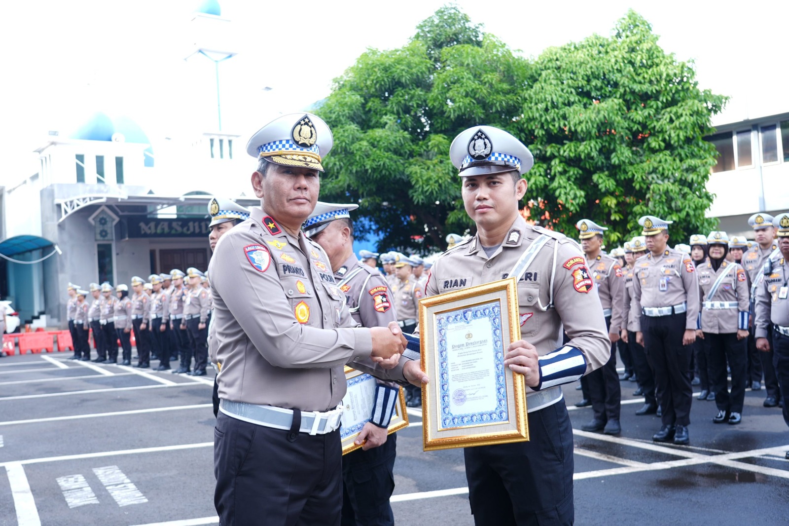 Pimpin Apel Pagi, Dirkamsel Beri Penghargaan Bagi Personel P